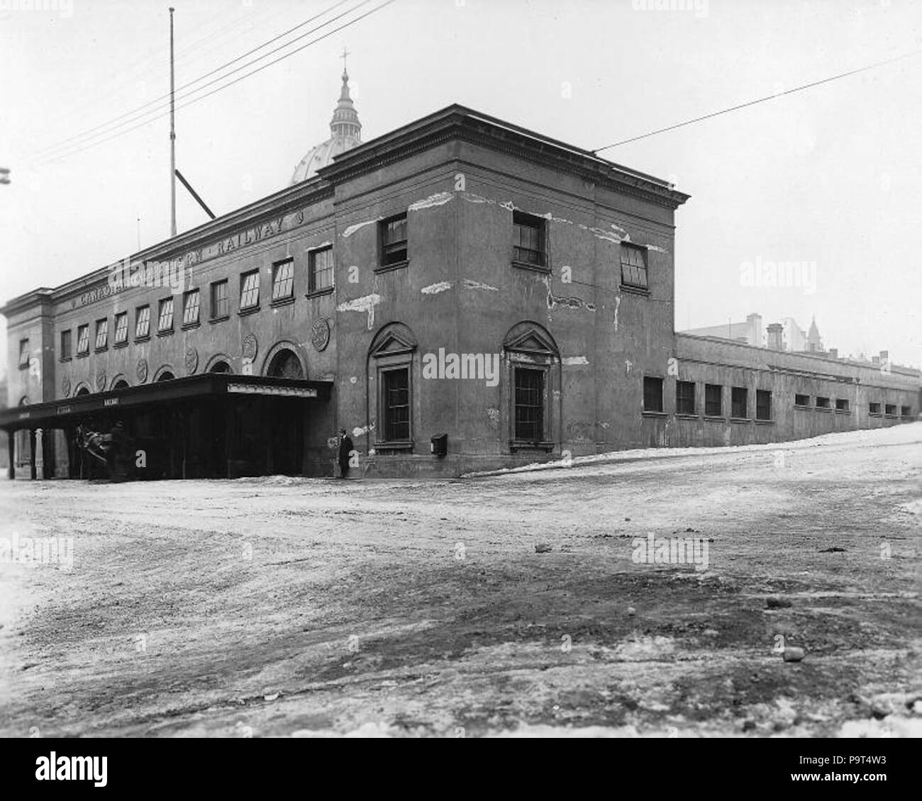 . English: Photograph, Canadian Northern Railway Station, Montreal, QC ...