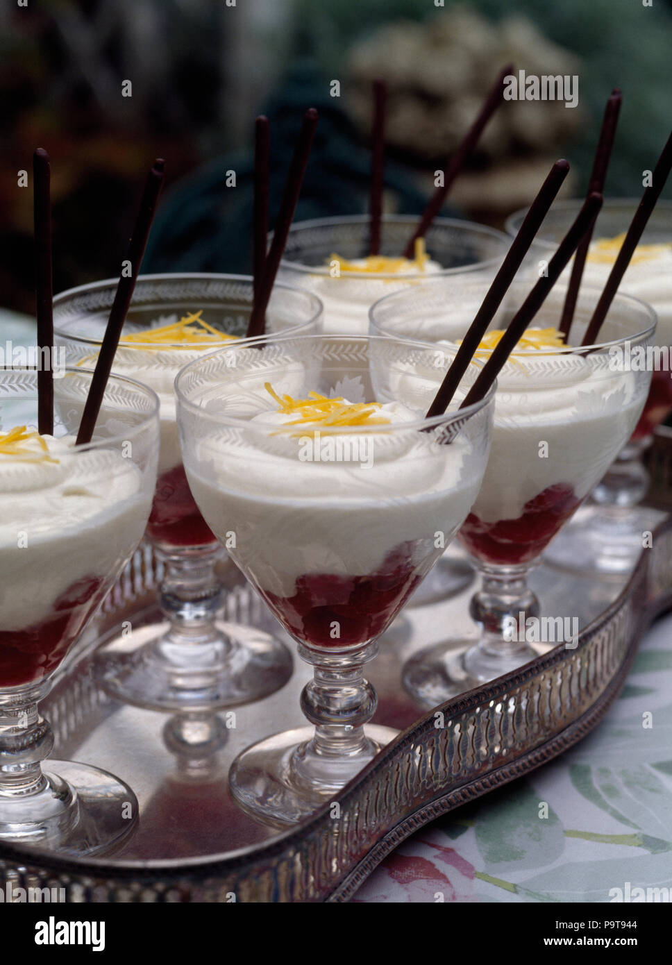Fruit sundaes hi-res stock photography and images - Alamy