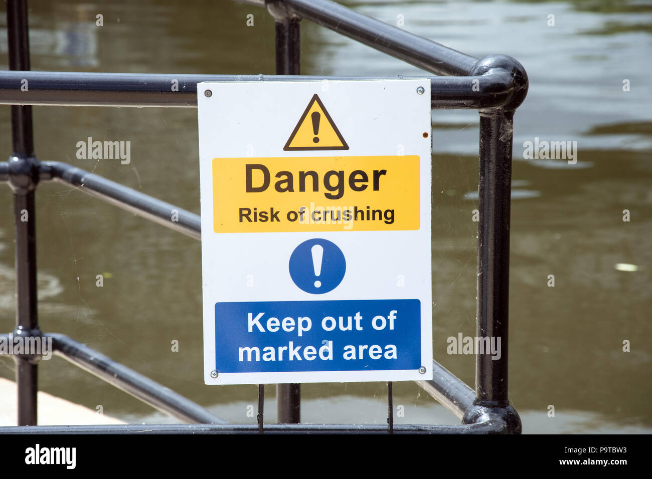 Crushing safety sign hi-res stock photography and images - Alamy