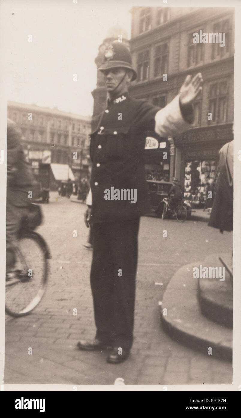 Vintage traffic signal hi-res stock photography and images - Alamy