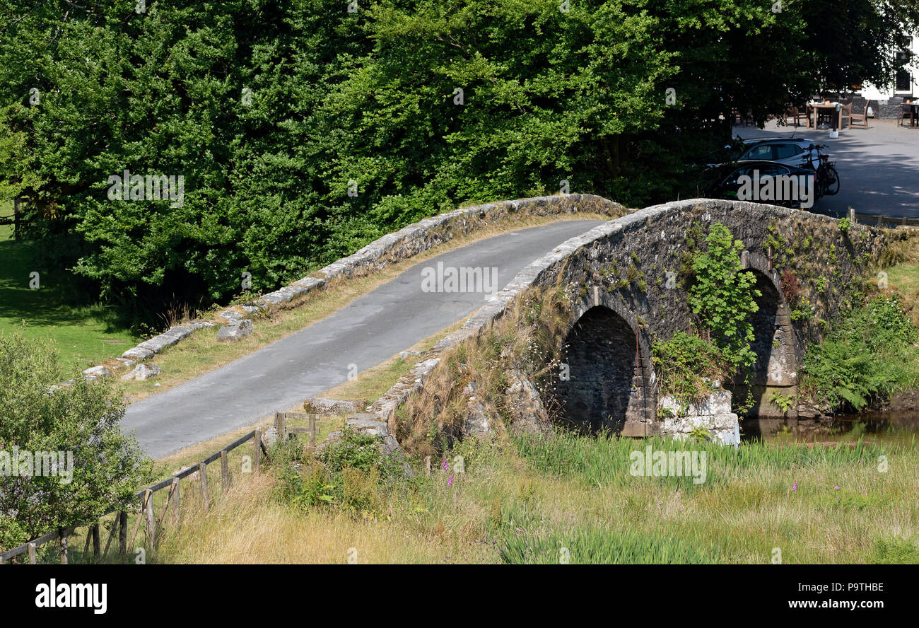 Narrow carriageway hi-res stock photography and images - Alamy