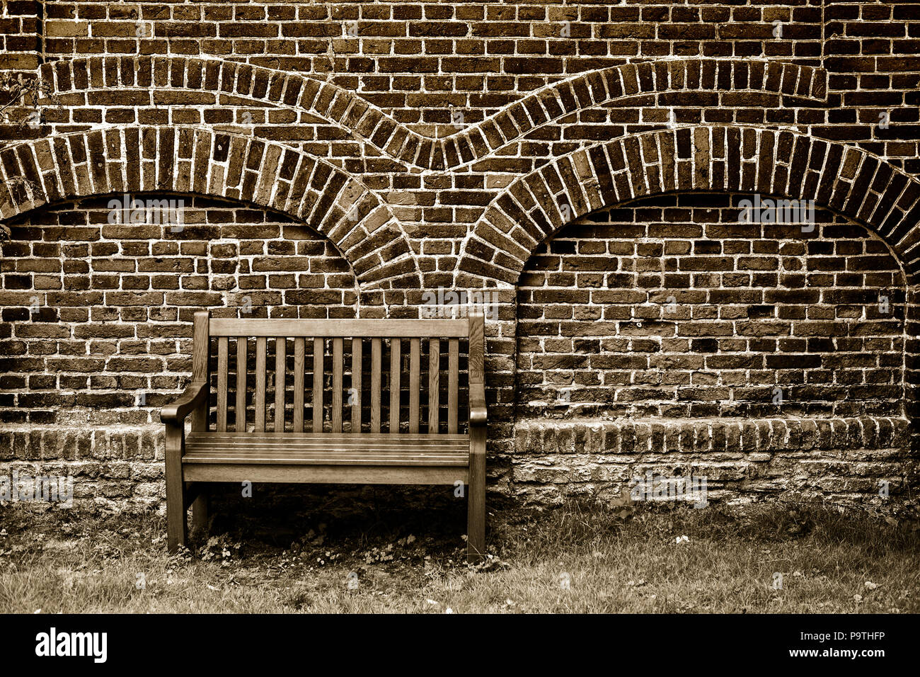 Masonry bench hi-res stock photography and images - Alamy