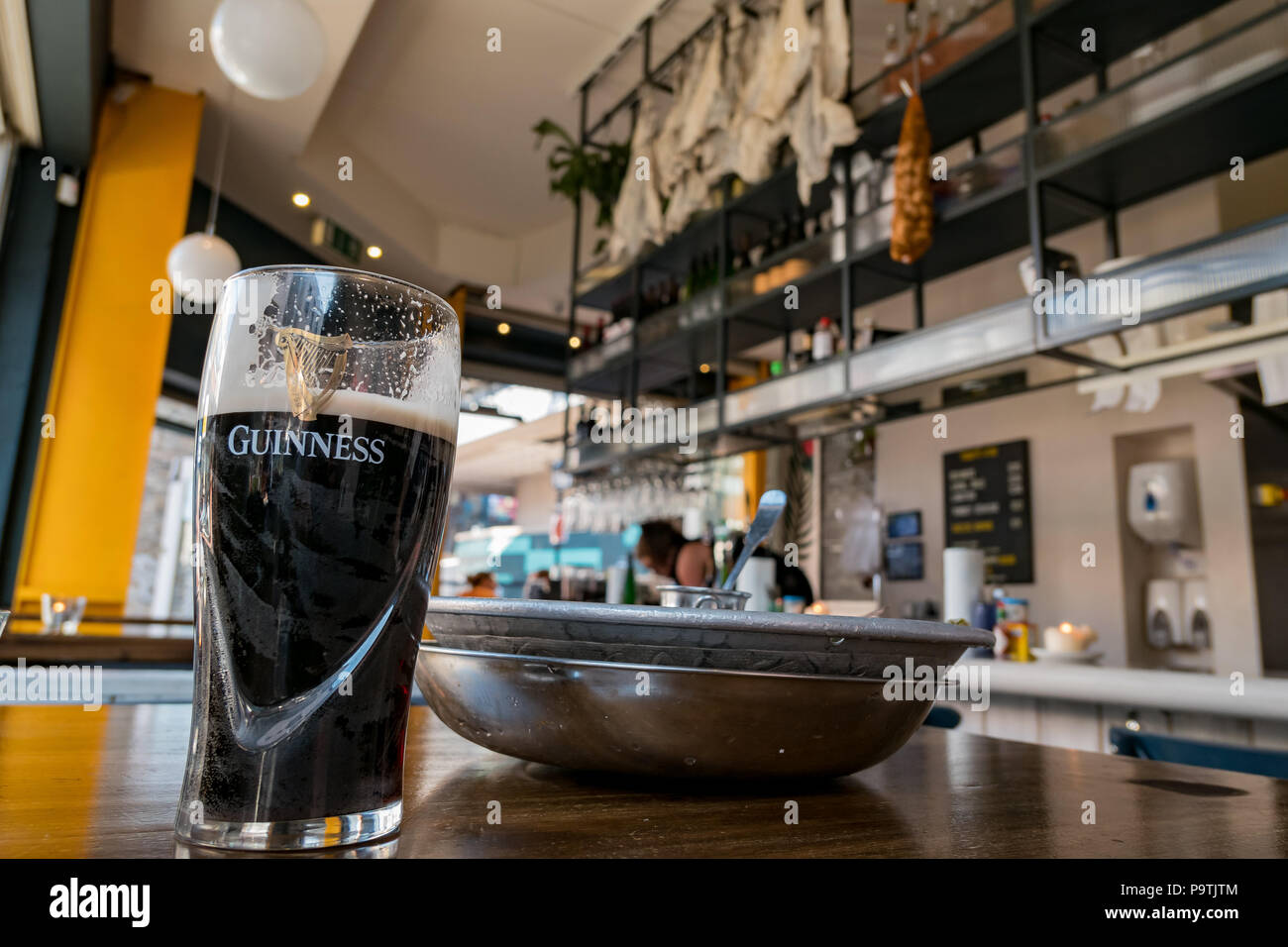 Glass of guinness hi-res stock photography and images - Alamy