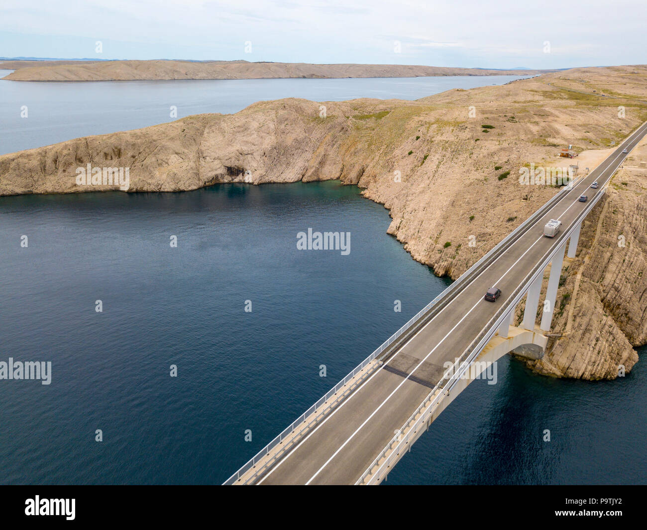Cliff road hi-res stock photography and images - Alamy