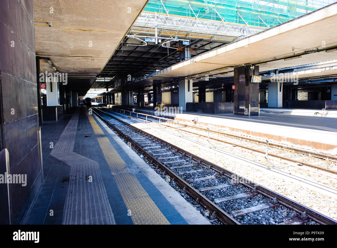 Terminal railway station rome italy hi-res stock photography and images ...