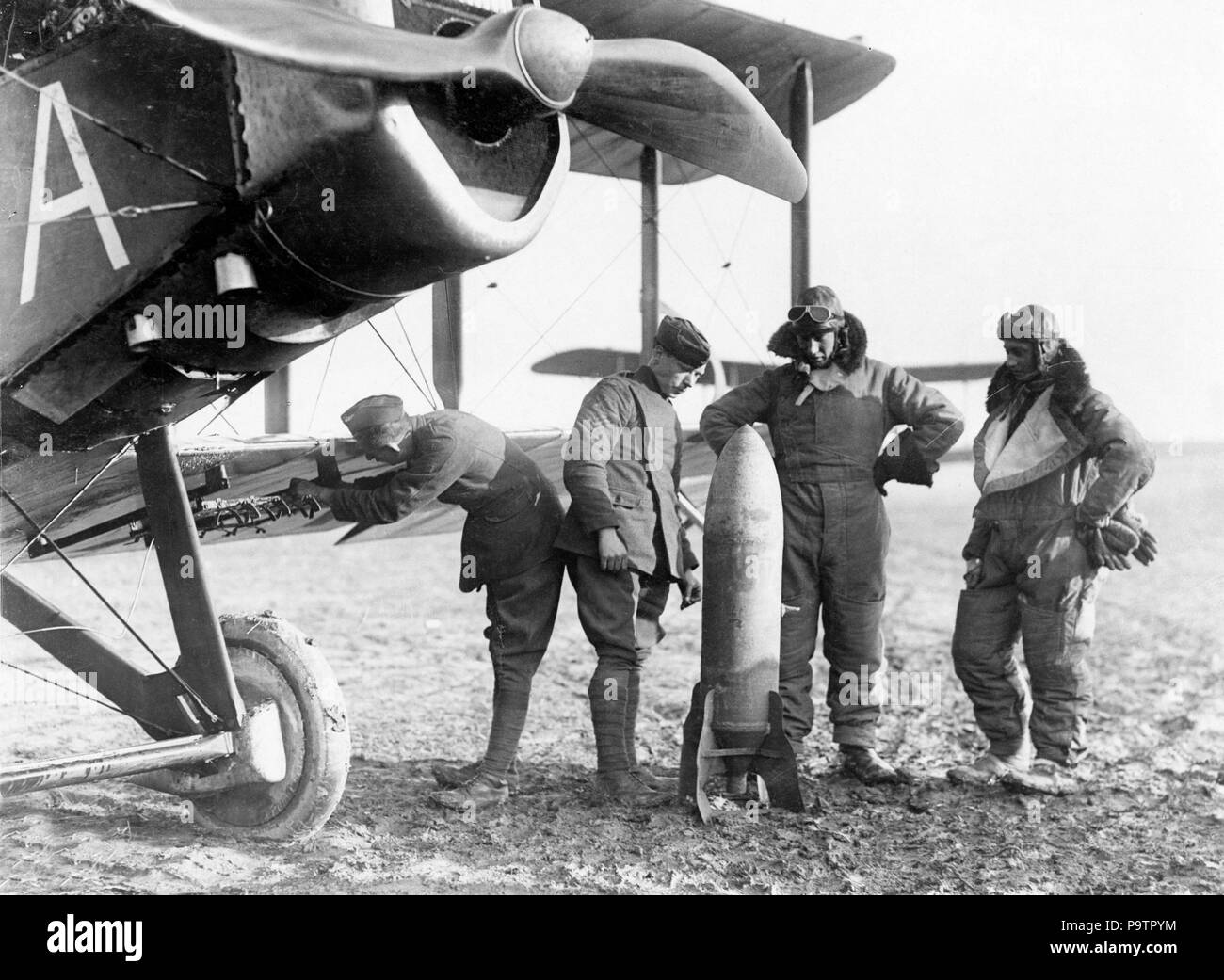 Official photograph taken on the British Western Front showing soldiers ...