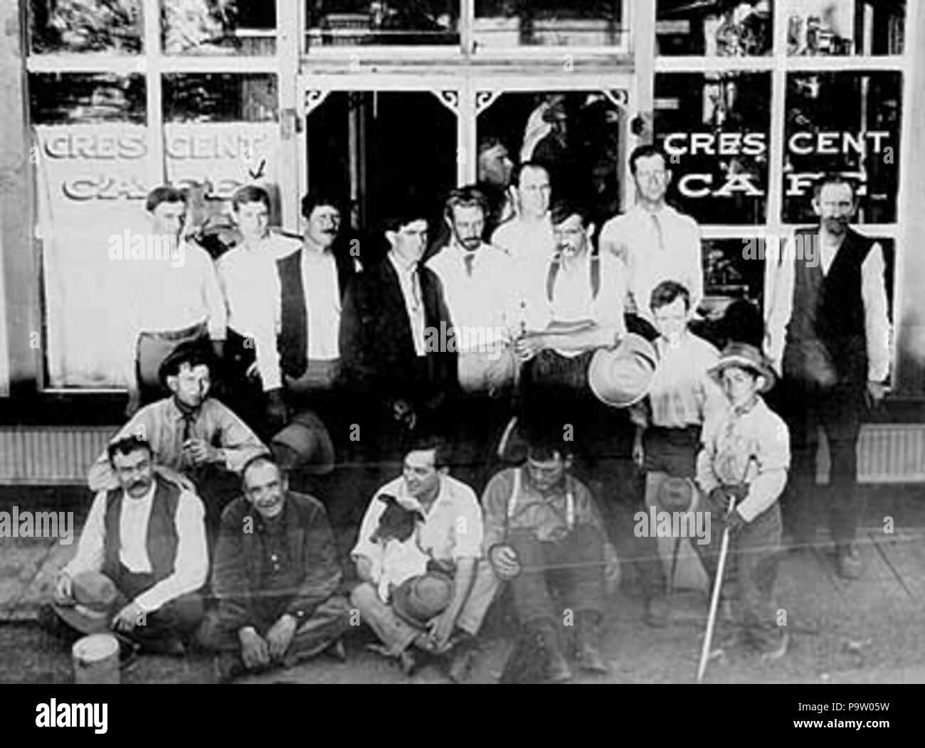 Crescent architecture Black and White Stock Photos & Images - Alamy