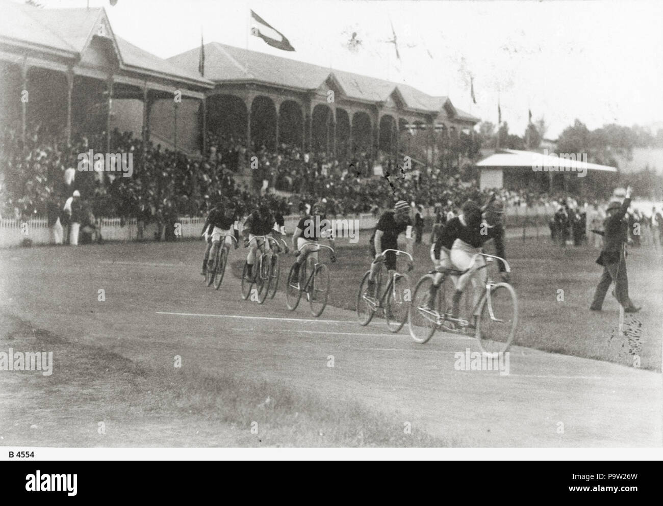 Adelaide cycling race hi-res stock photography and images - Alamy