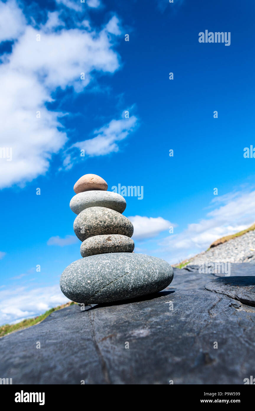 Rock piles or stacks on a beach Stock Photo - Alamy