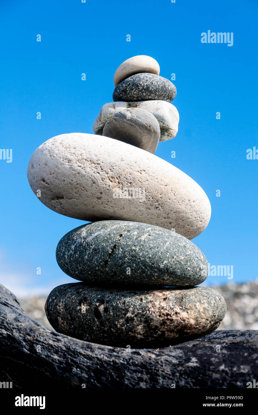 Rock piles or stacks on a beach Stock Photo - Alamy