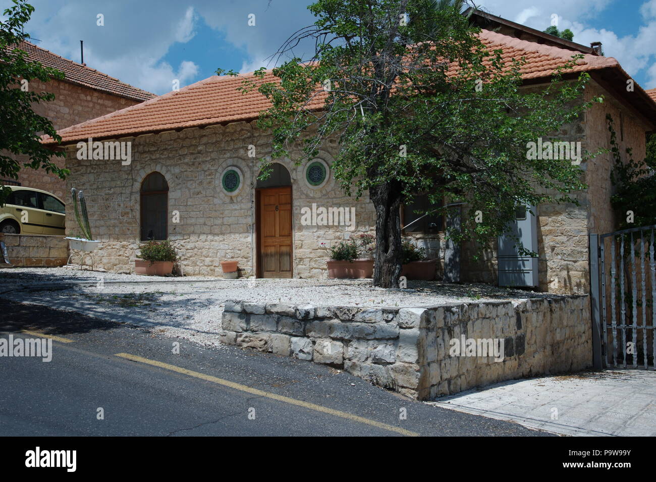 Romantic farm house hi-res stock photography and images - Alamy