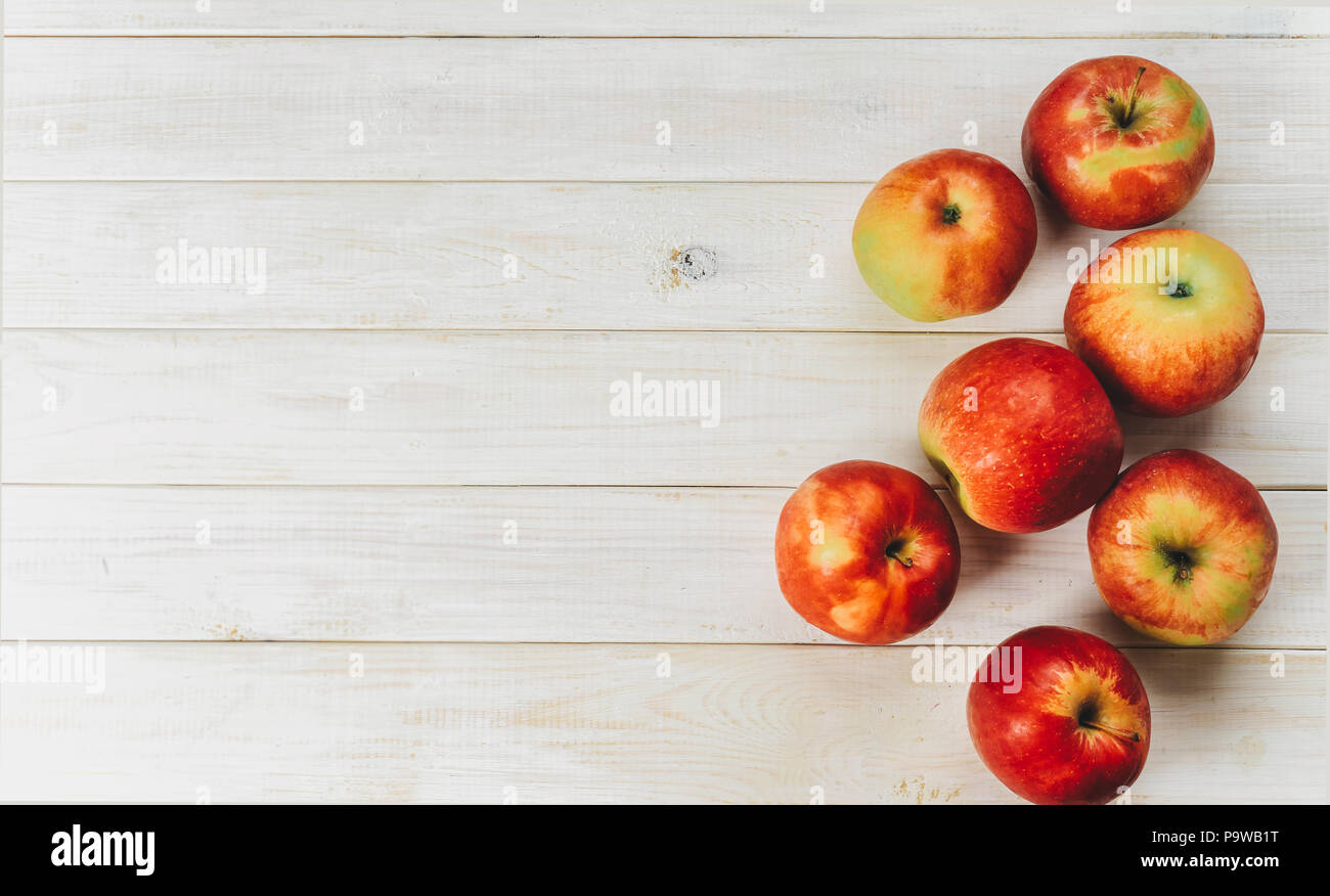 Top view natural apples hi-res stock photography and images - Alamy
