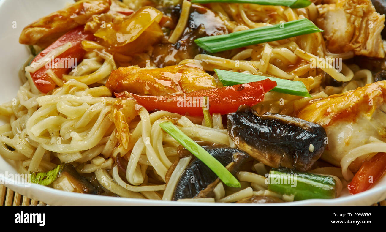 Chicken Chowmein authentic Chinese stir-fry Stock Photo - Alamy