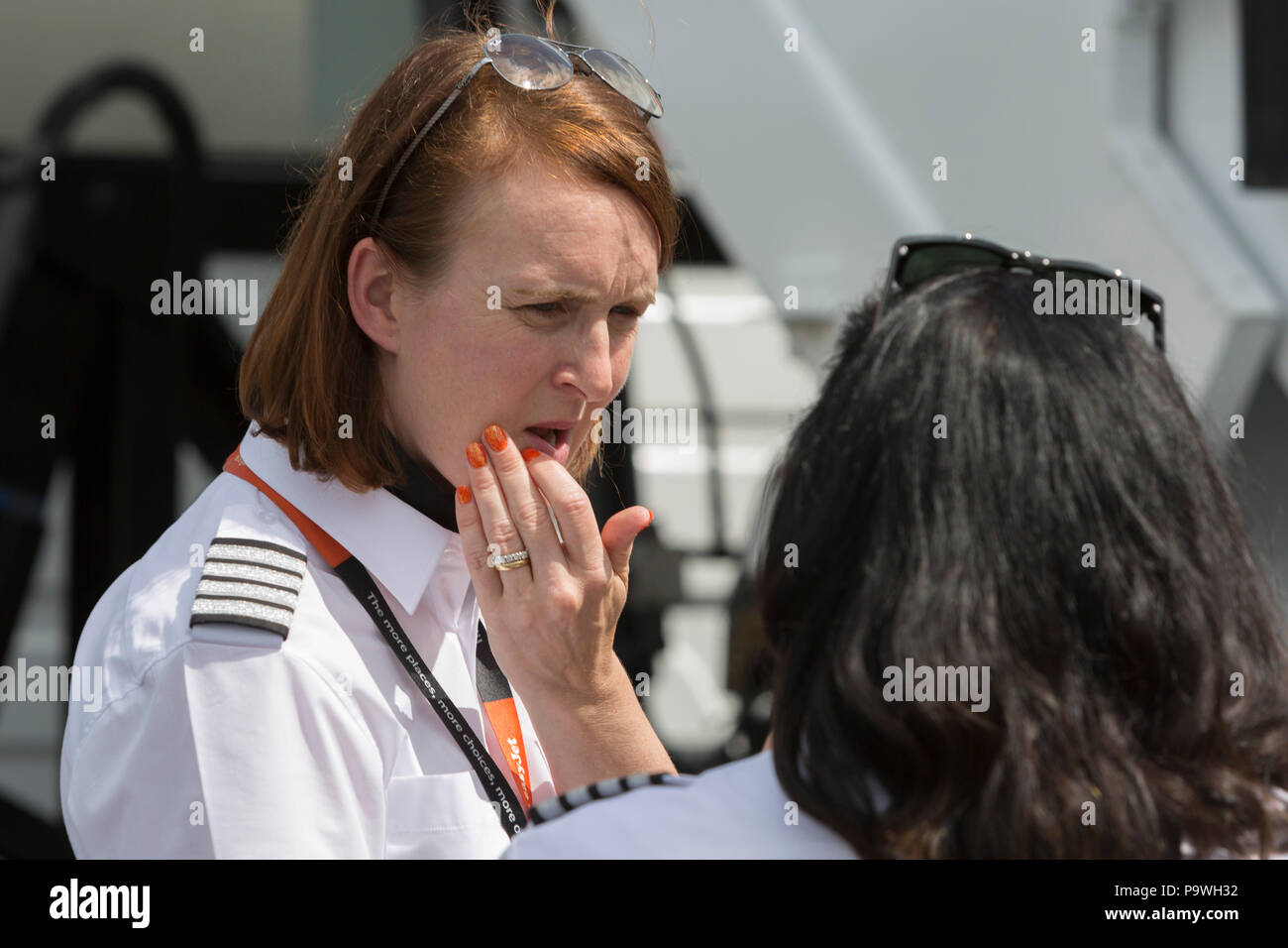 Easyjet women pilot hi-res stock photography and images - Alamy