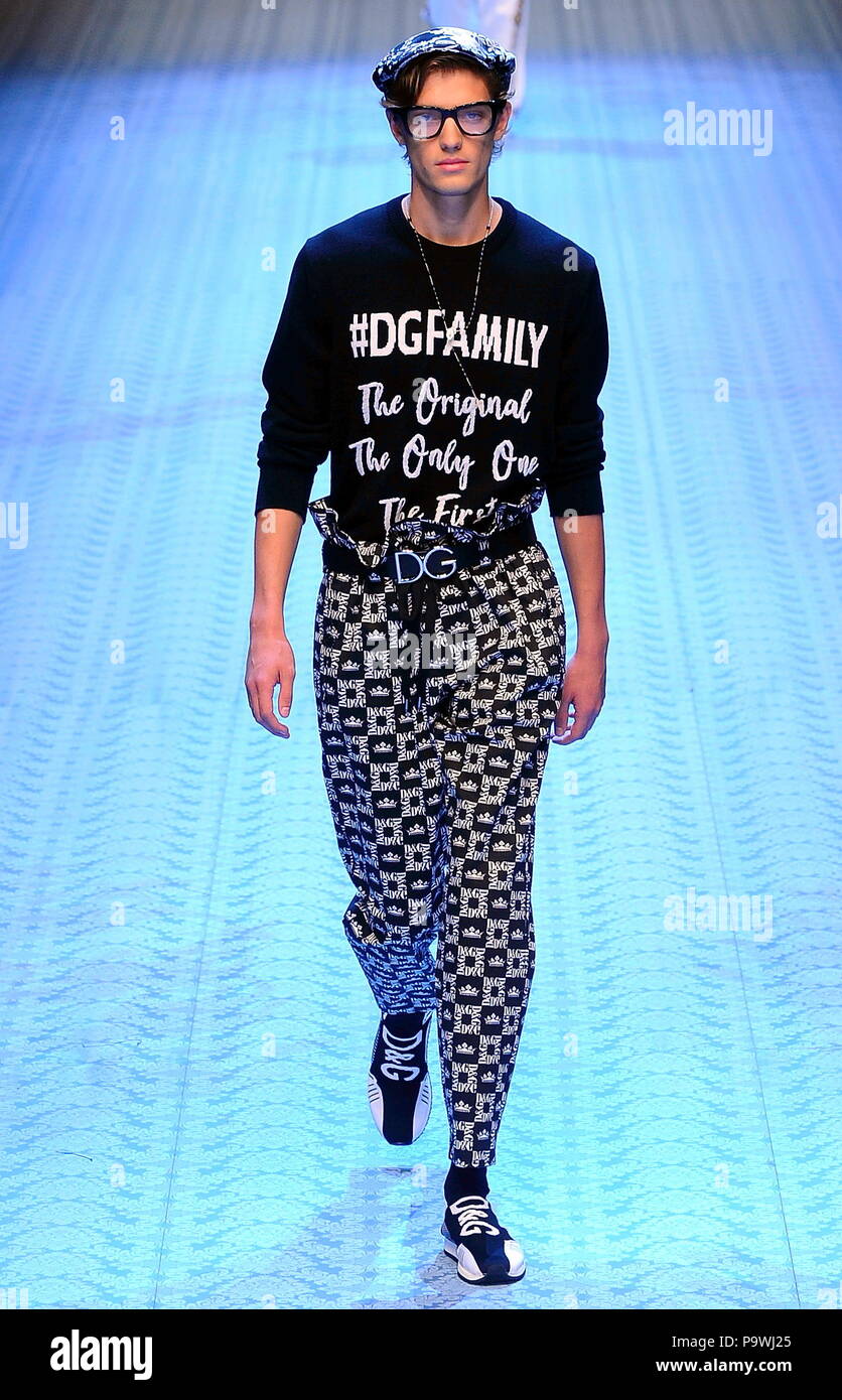 Milan Fashion Week Men's - Dolce & Gabbana Spring/Summer Men's Fashion ...