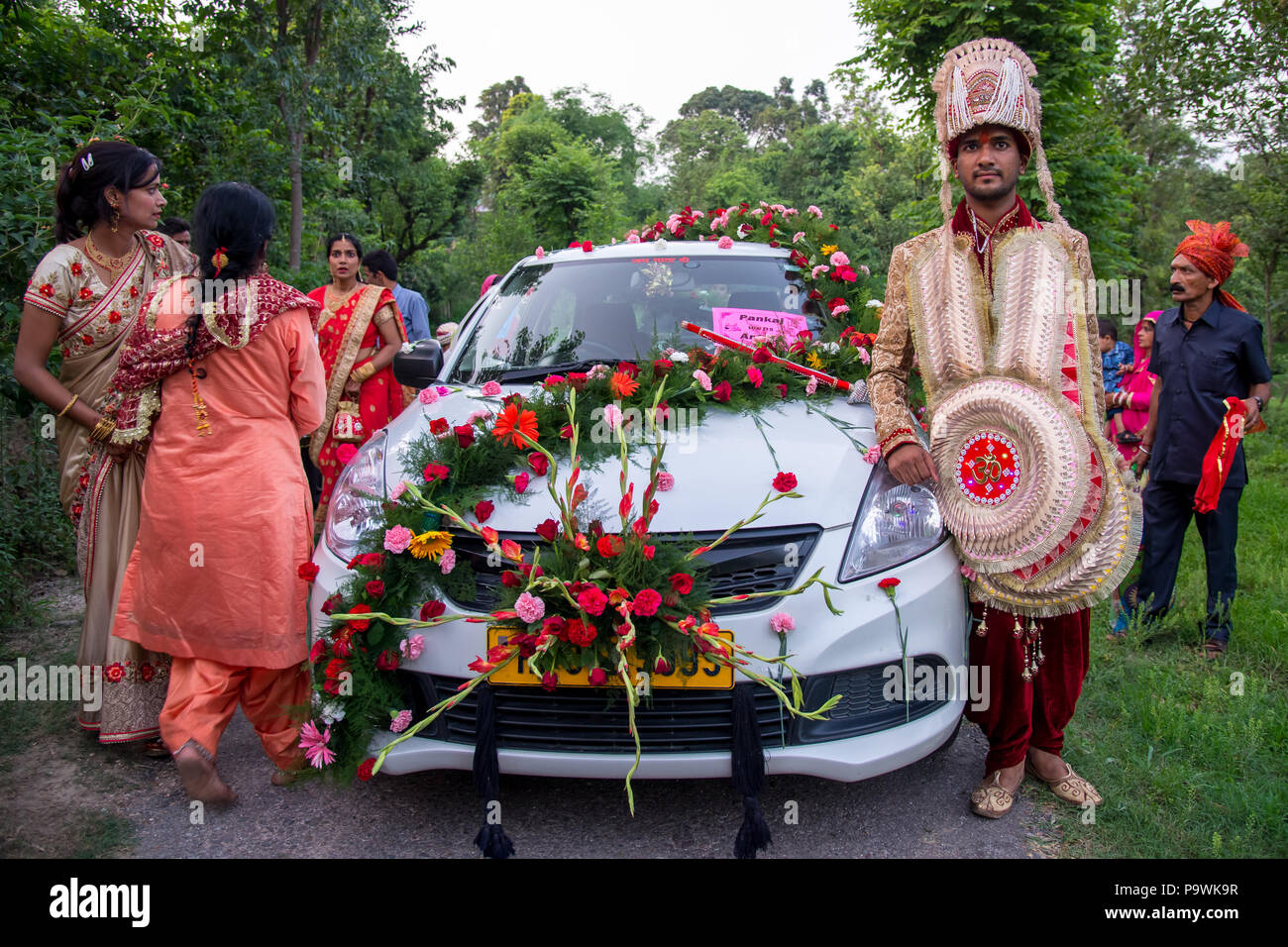 A traditional wedding in a small village in the Indian province. Indie ...
