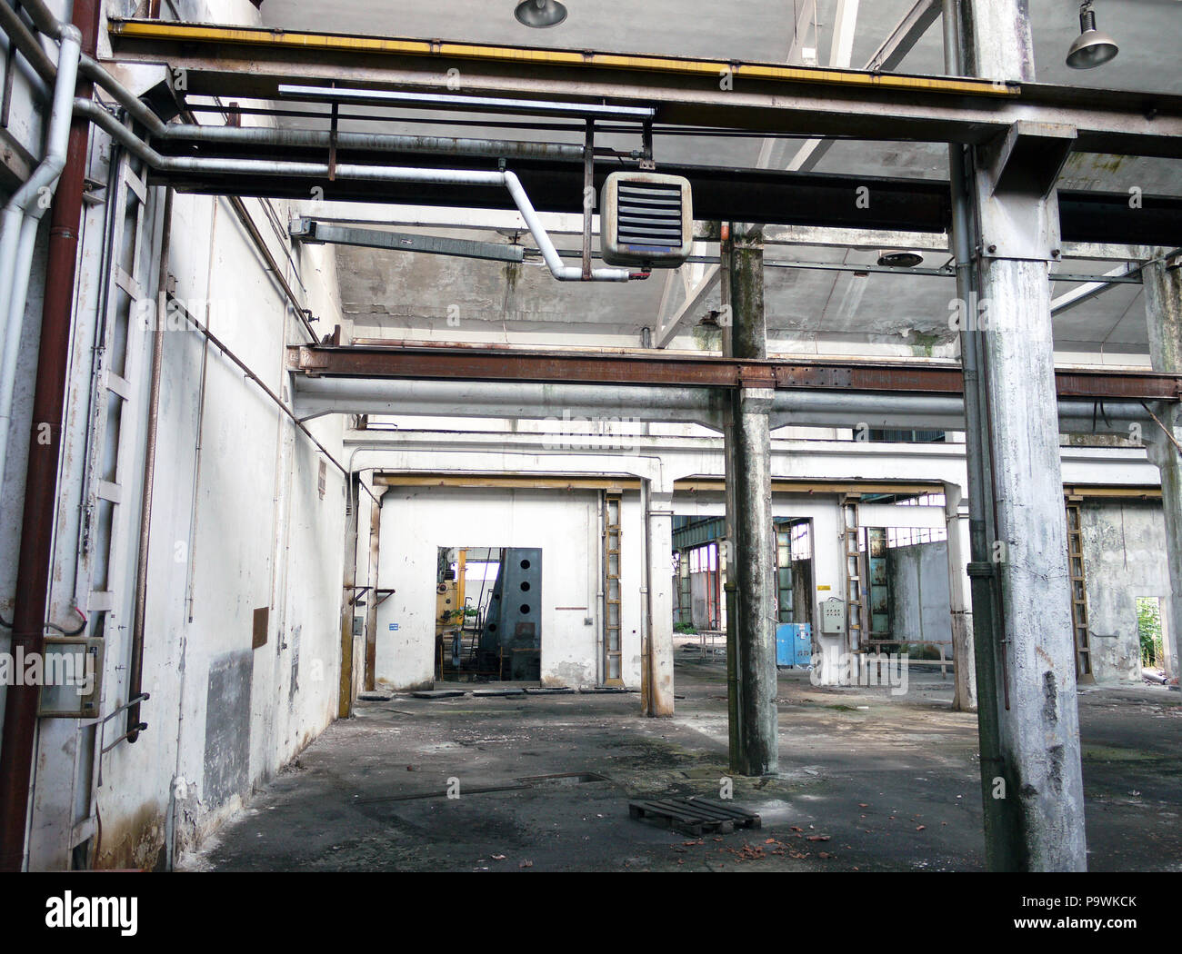 Cement factory abandoned hi-res stock photography and images - Alamy