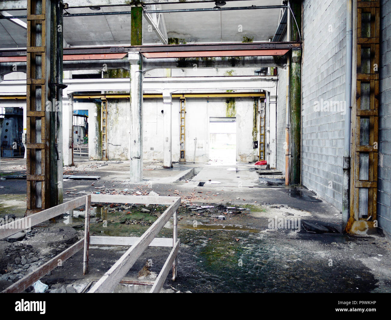 Cement factory abandoned hi-res stock photography and images - Alamy