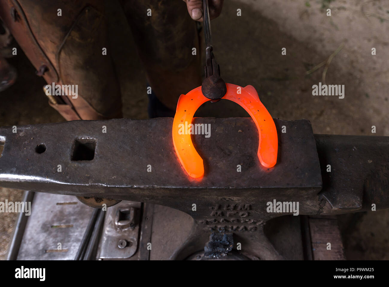 Anvil farrier hi-res stock photography and images - Alamy