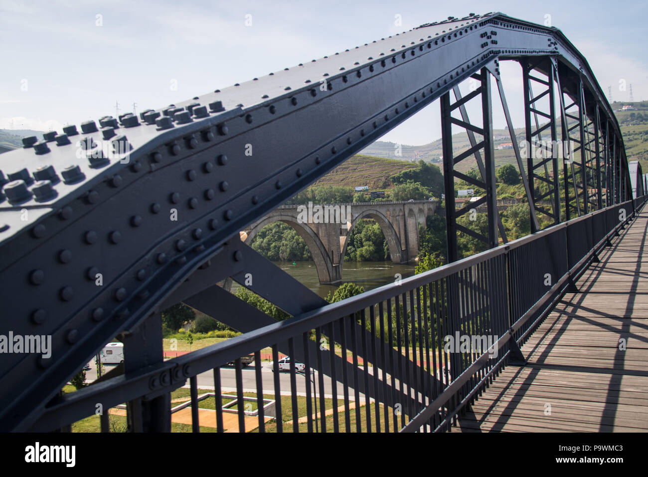 Douro river bridge hi-res stock photography and images - Alamy