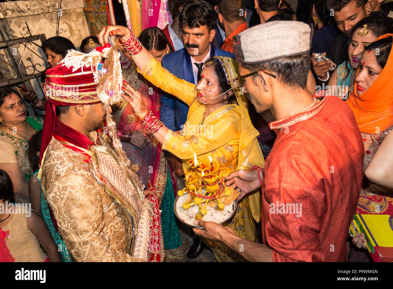 A traditional wedding in a small village in the Indian province. Indie ...