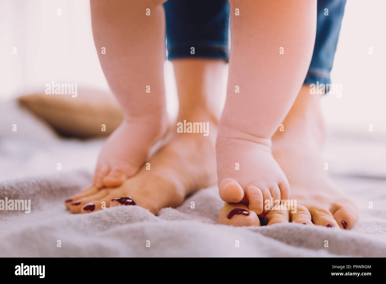 Baby Feet Standing Baby's Feet That Stood Up (1 Year And 2 Months...