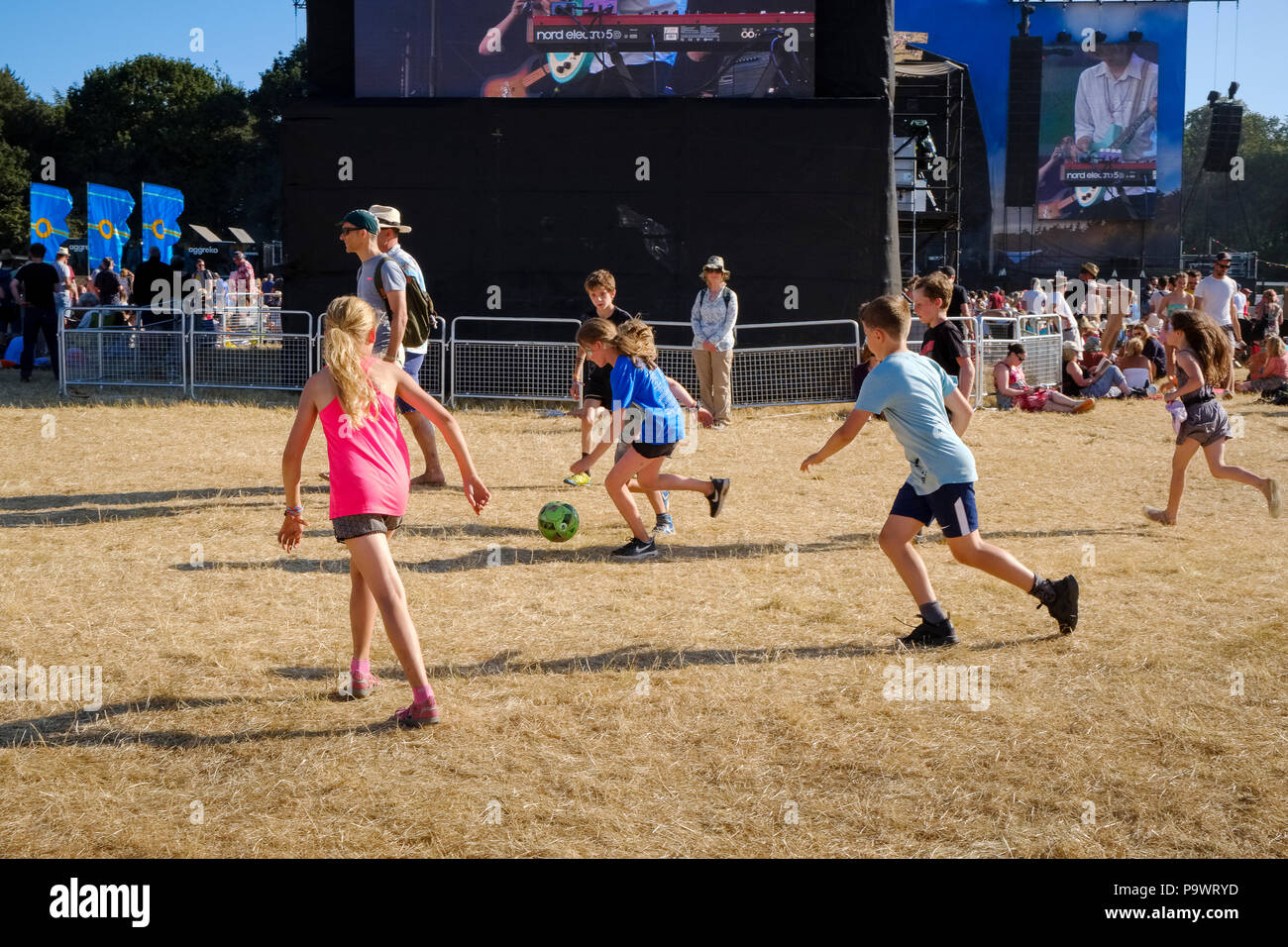 Girls chasing boys hi-res stock photography and images - Alamy