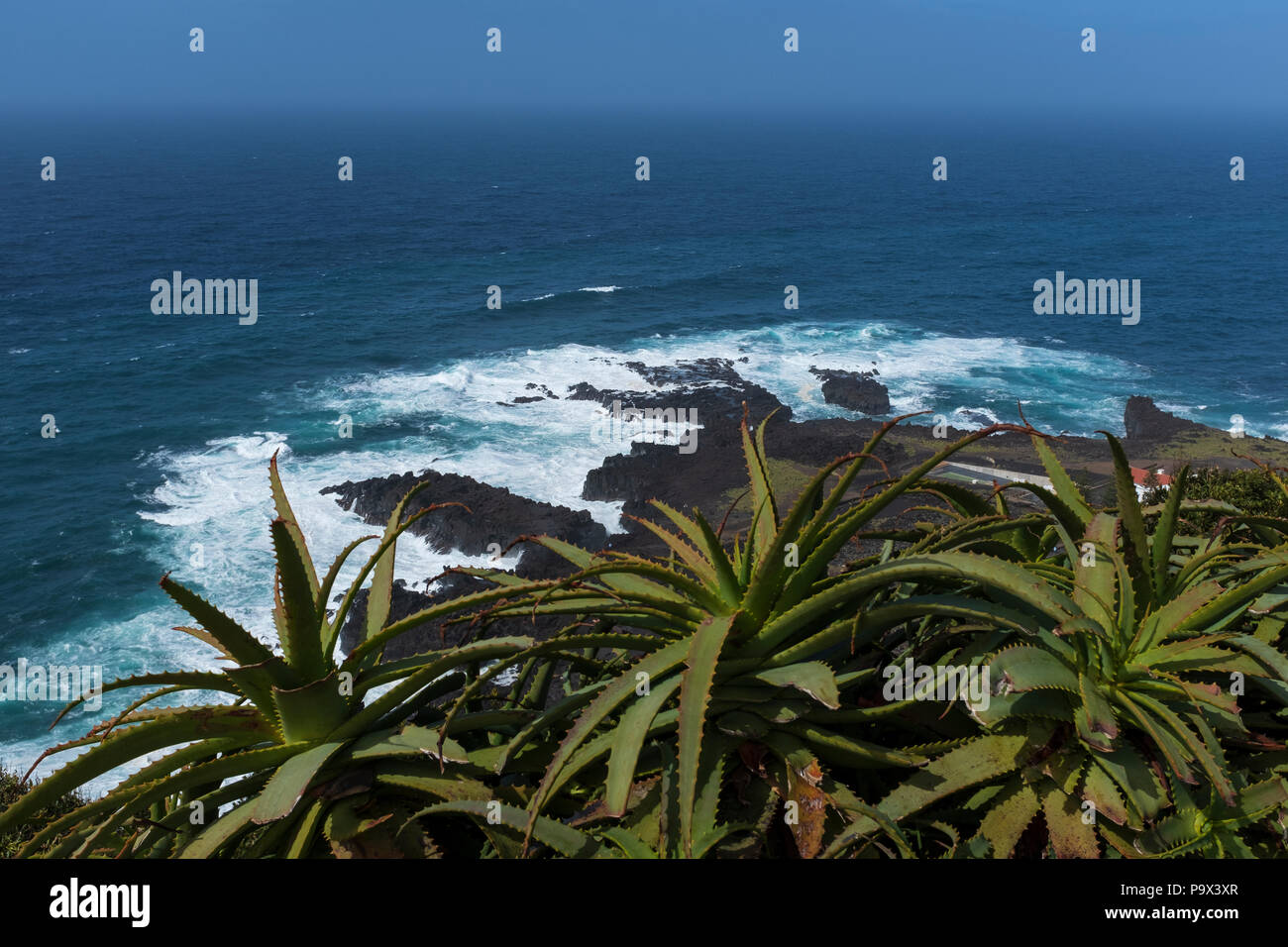 Ponta da Ferraria, Sao Miguel, Azzores, thermal spa in the ocean, view ...