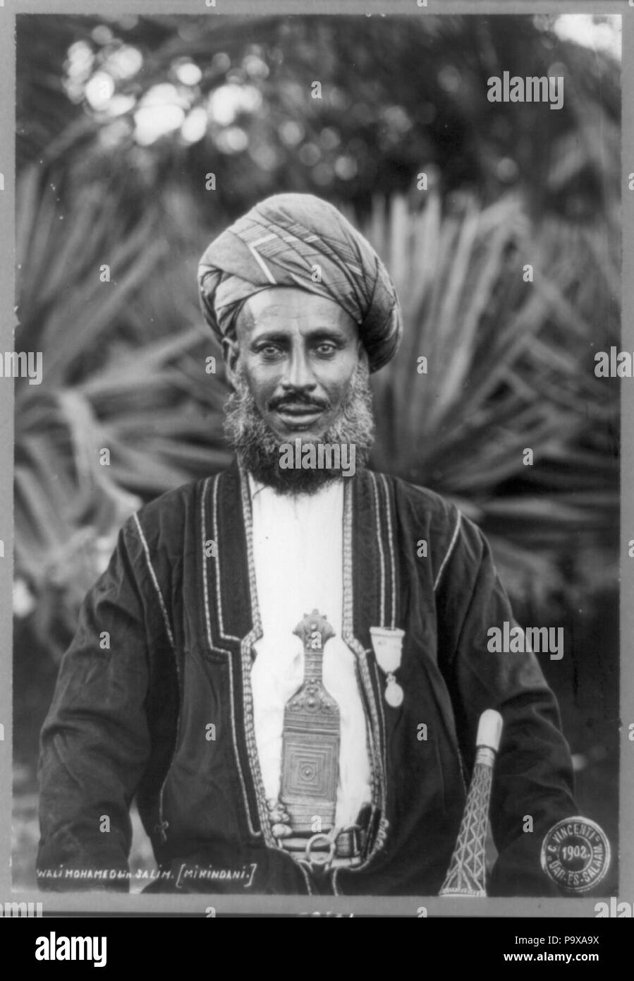 African sultan Black and White Stock Photos & Images - Alamy
