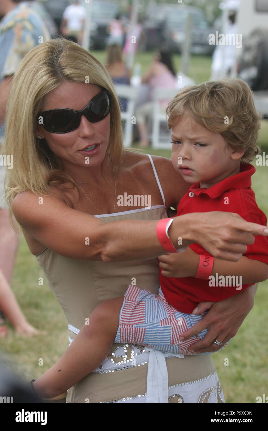 KELLY RIPA AND KIDS 2005 Photo By John Barrett/PHOTOlink.net Stock ...