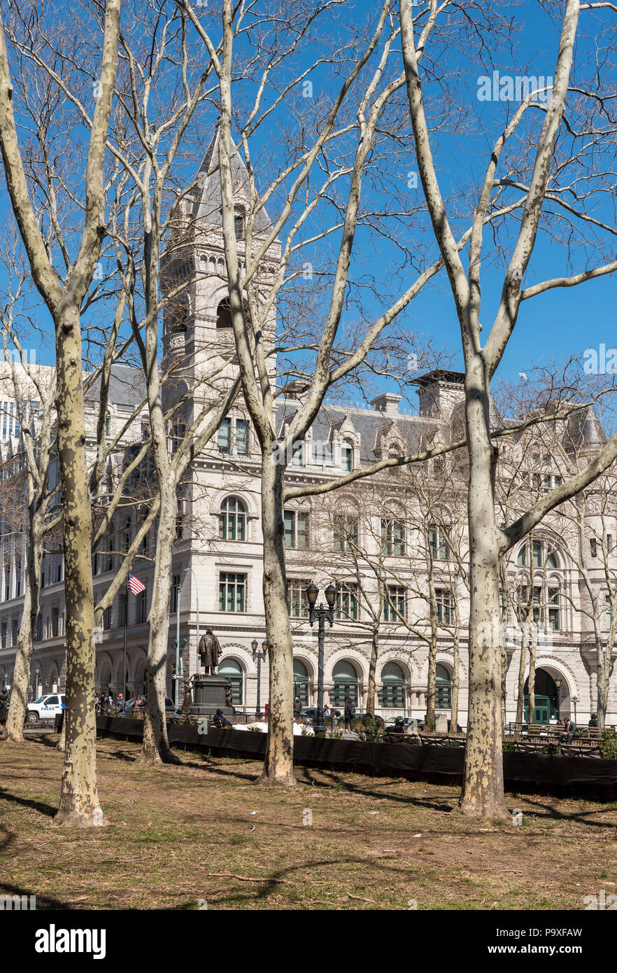 Columbus park new york city hi-res stock photography and images - Alamy