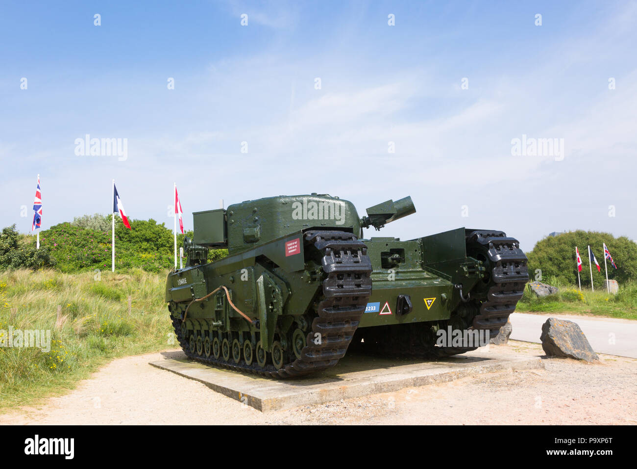 Churchill tank hi-res stock photography and images - Alamy