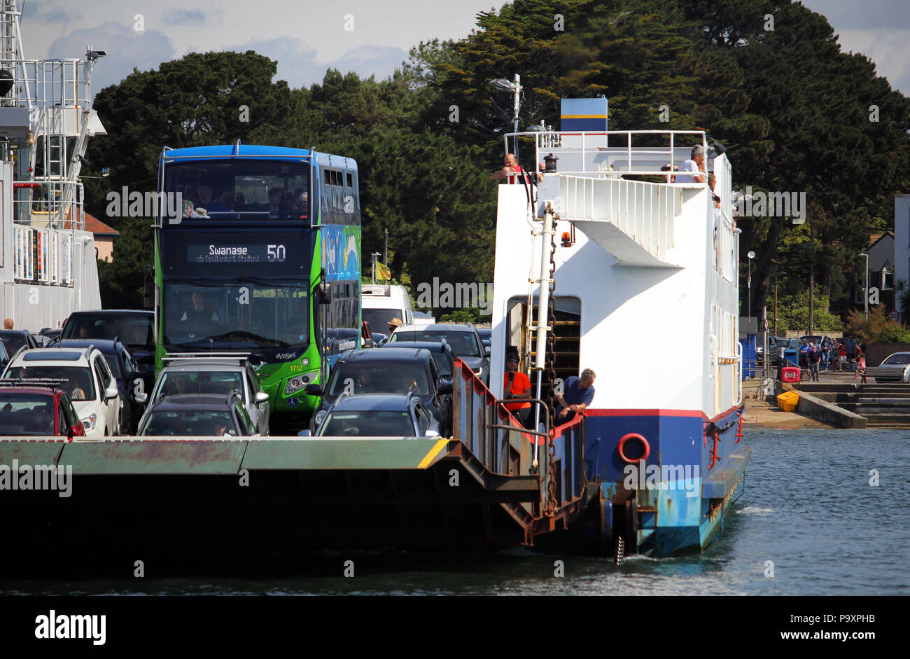 Sandbanks swanage chain ferry hi-res stock photography and images - Alamy