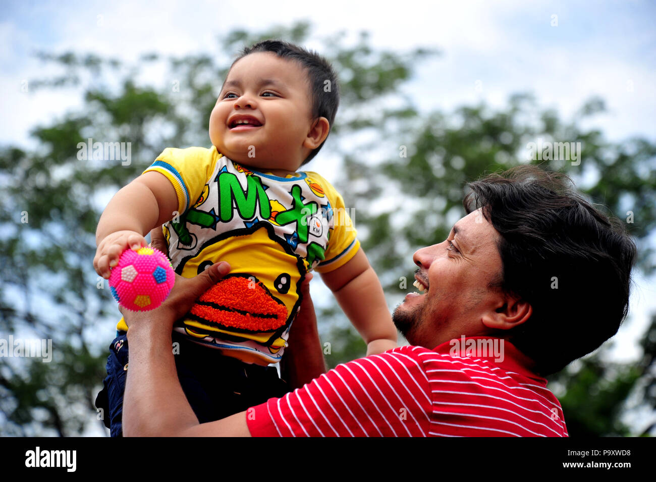 Father and child in Bangladesh Stock Photo - Alamy
