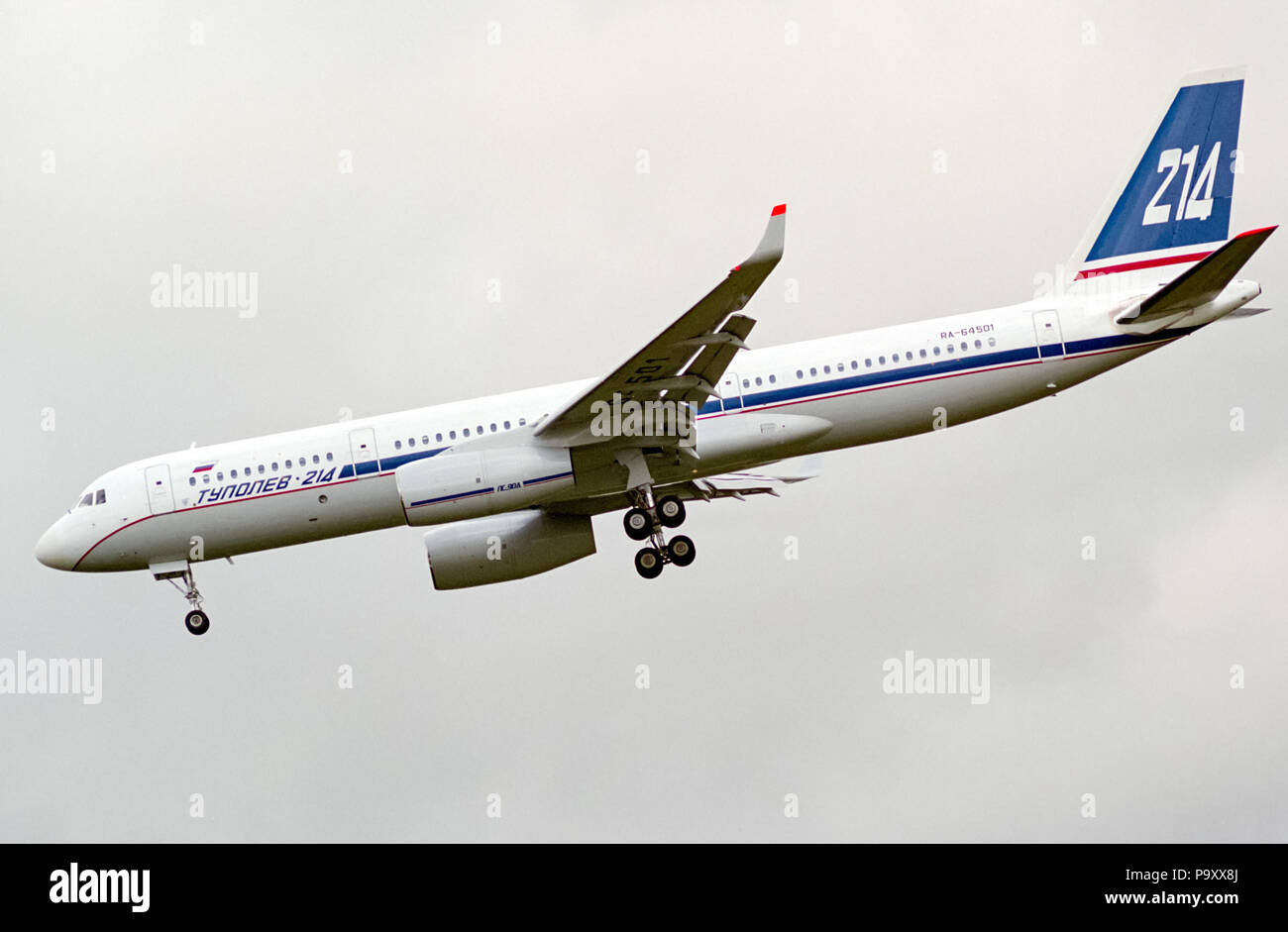 Tu 204 hi-res stock photography and images - Alamy