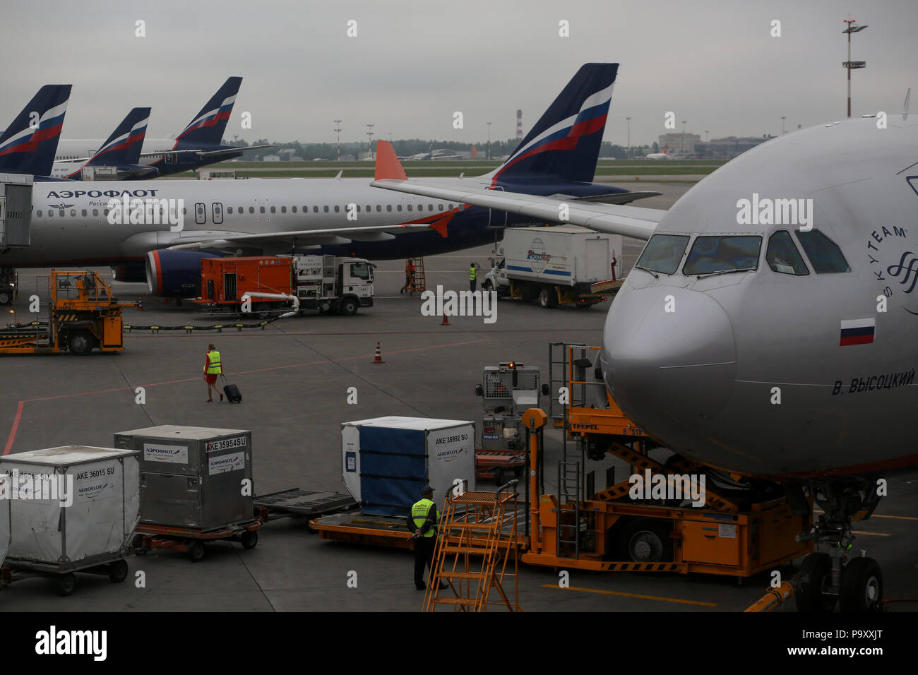 Russian airplanes hi-res stock photography and images - Alamy