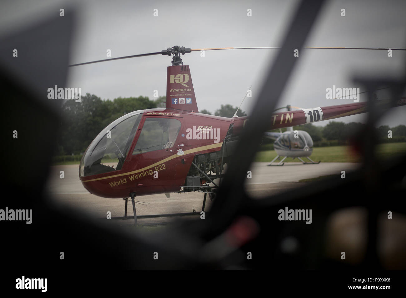Robinson r22 helicopter hi-res stock photography and images - Alamy