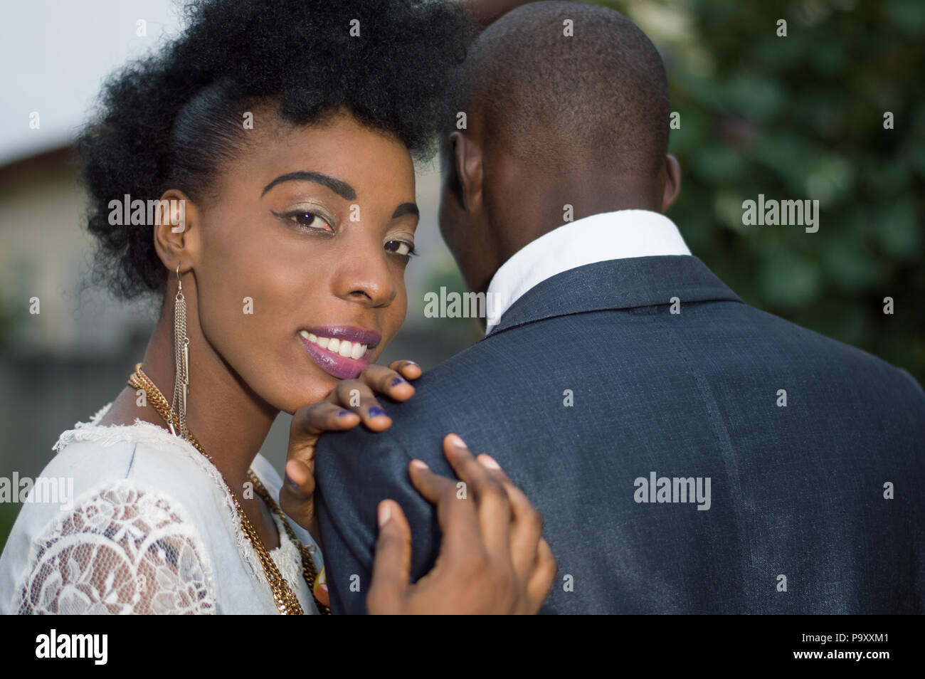 Head on womans shoulder hi-res stock photography and images - Alamy