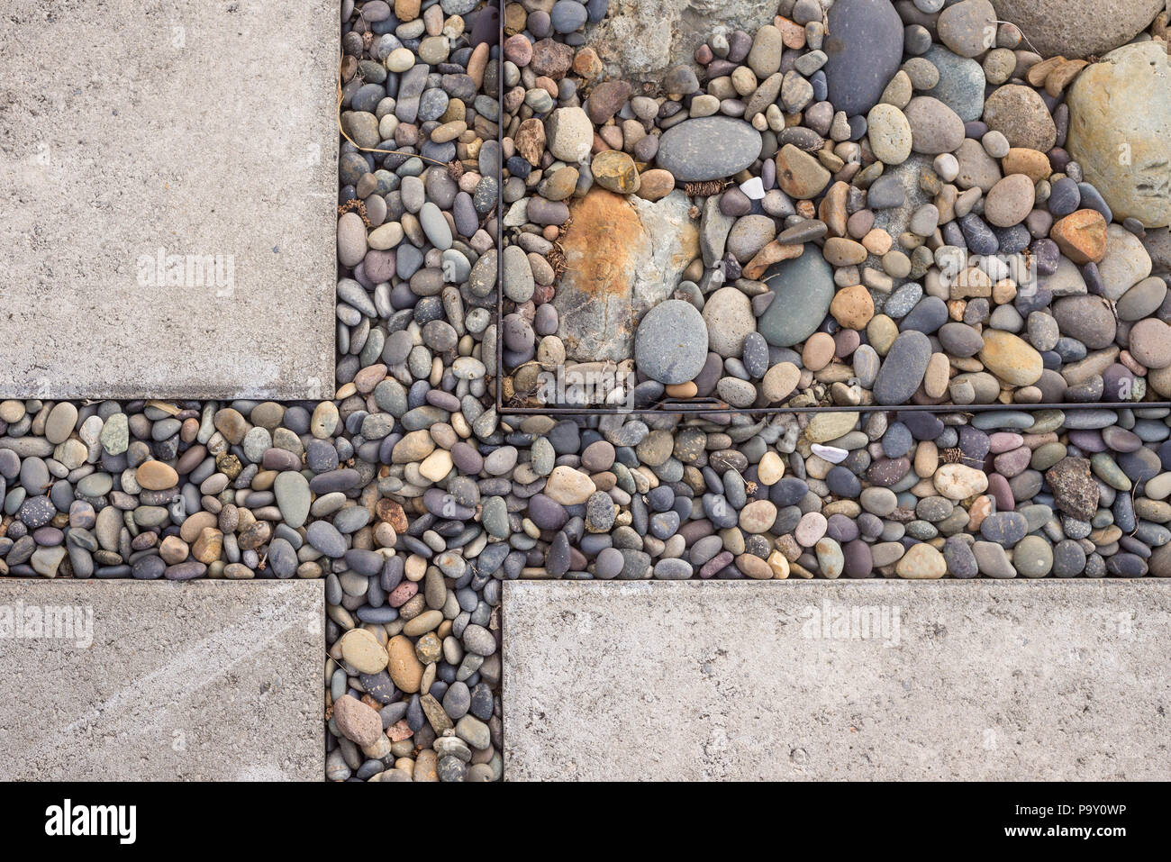 Detail of a custom garden stone walkway Stock Photo - Alamy