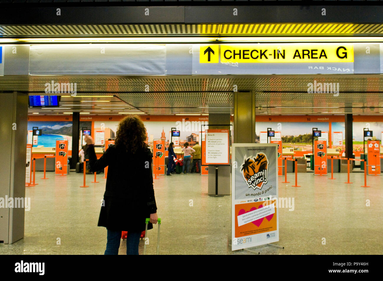 airport and fly,Malpensa airport,area check in low cost Easy Jet Stock ...