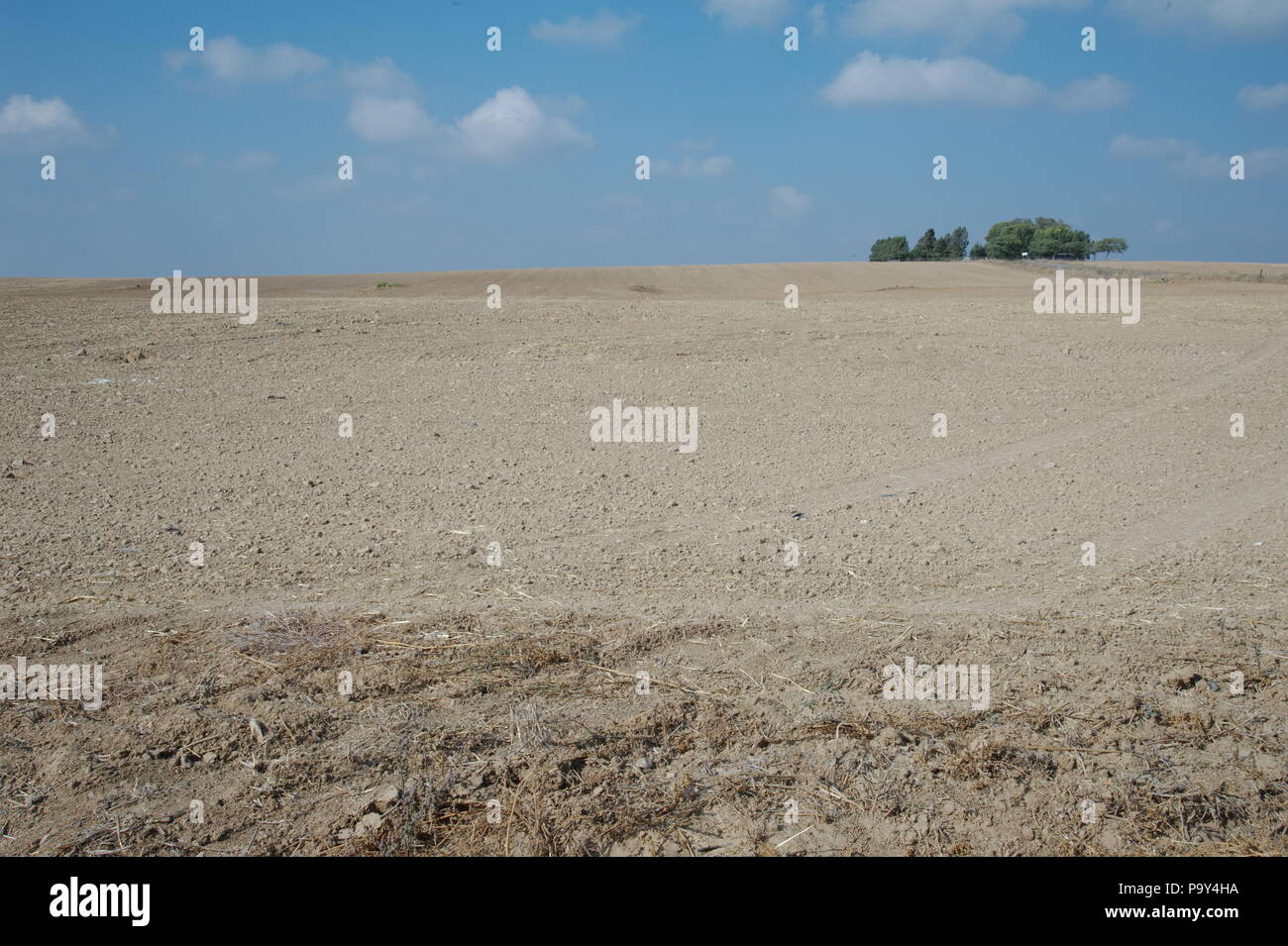 Open agricultural land hi-res stock photography and images - Alamy