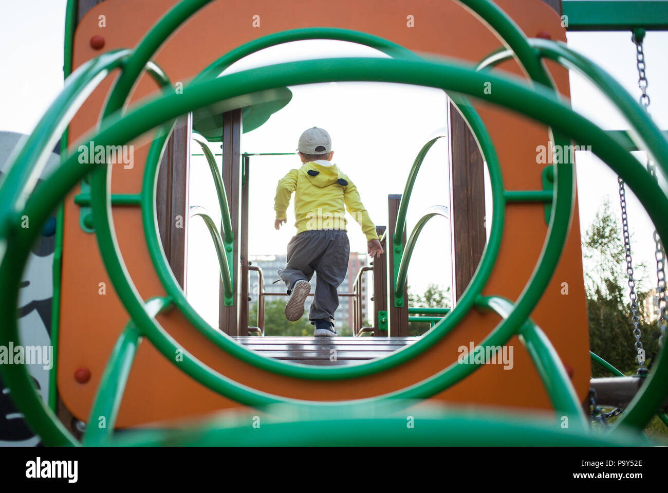 Childrenplaying hi-res stock photography and images - Alamy