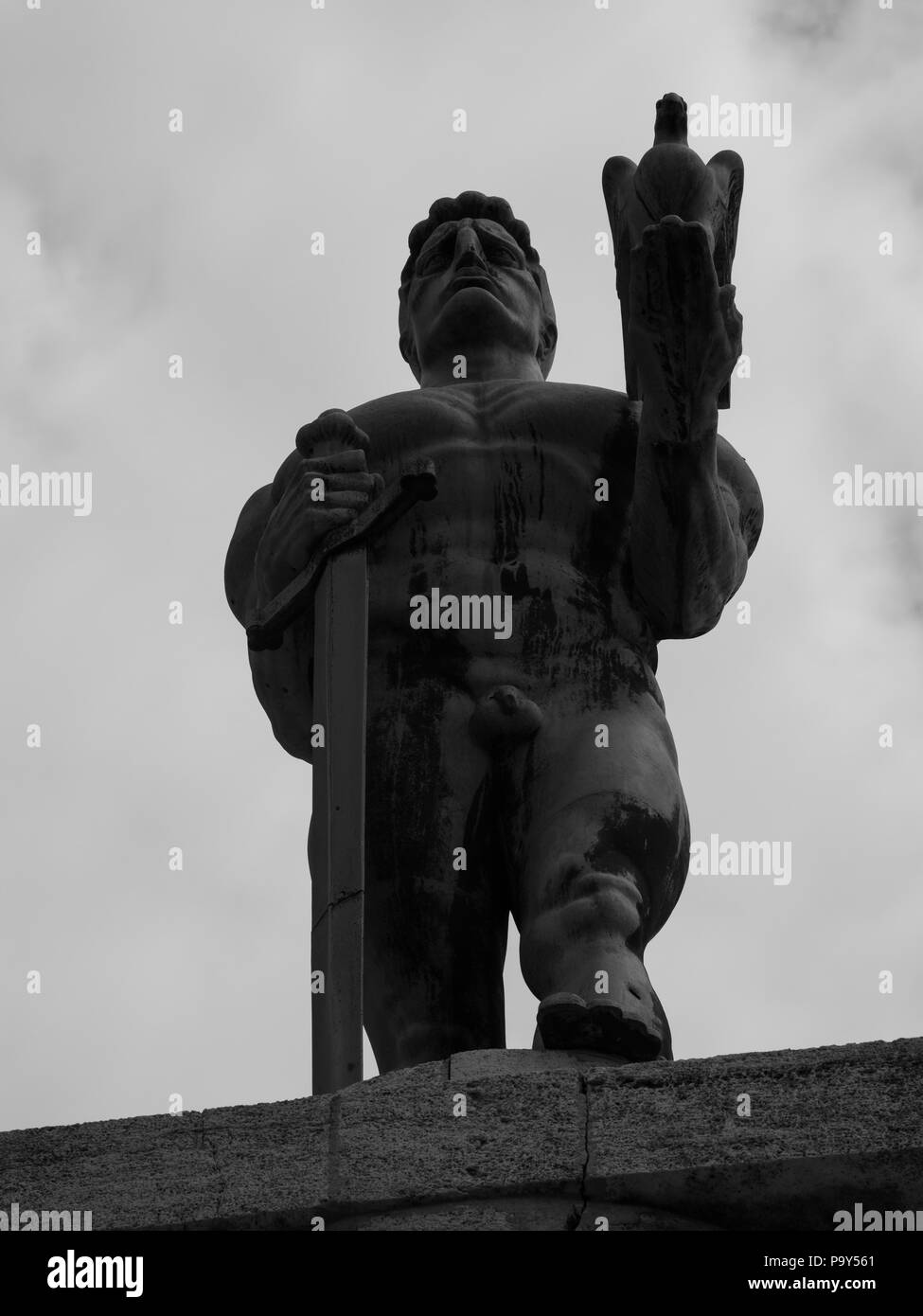 Belgrade statue hi-res stock photography and images - Alamy
