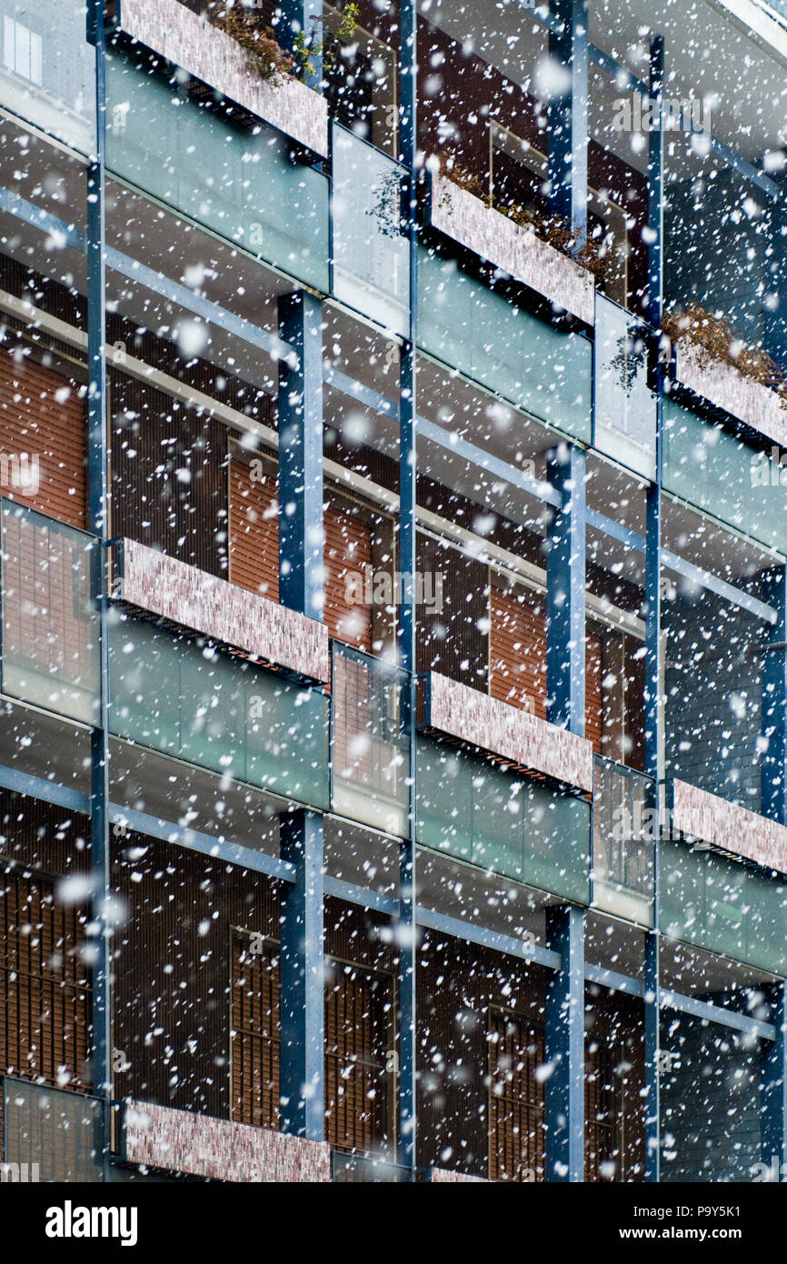 Ice building colour image hi-res stock photography and images - Alamy