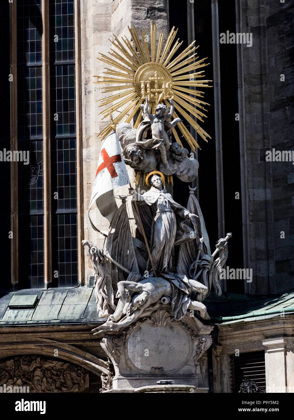 Religious statue vienna hi-res stock photography and images - Alamy