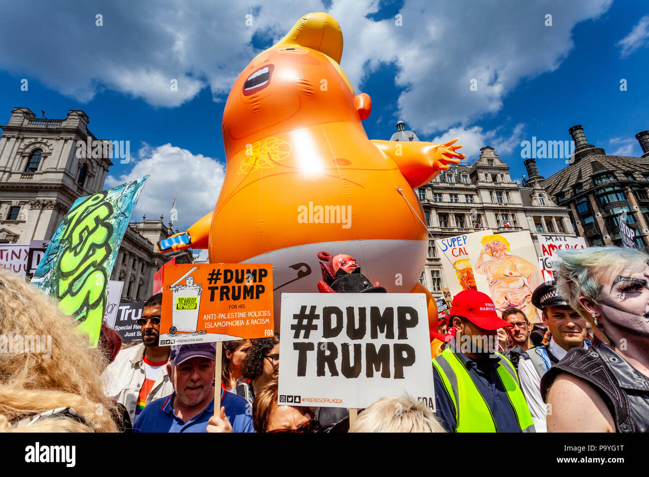 Angry protestors hi-res stock photography and images - Alamy