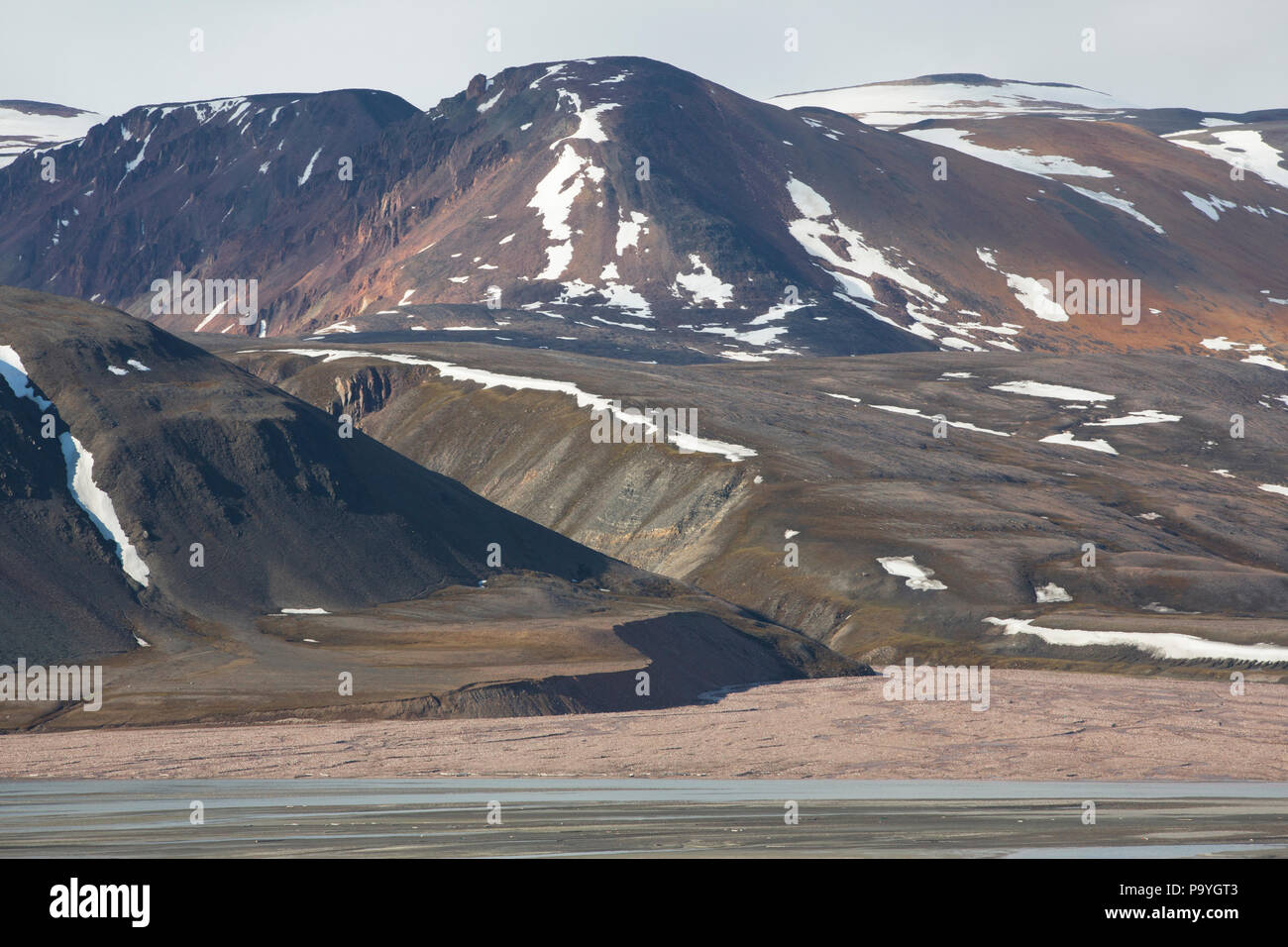 Svalbard landscape hi-res stock photography and images - Alamy