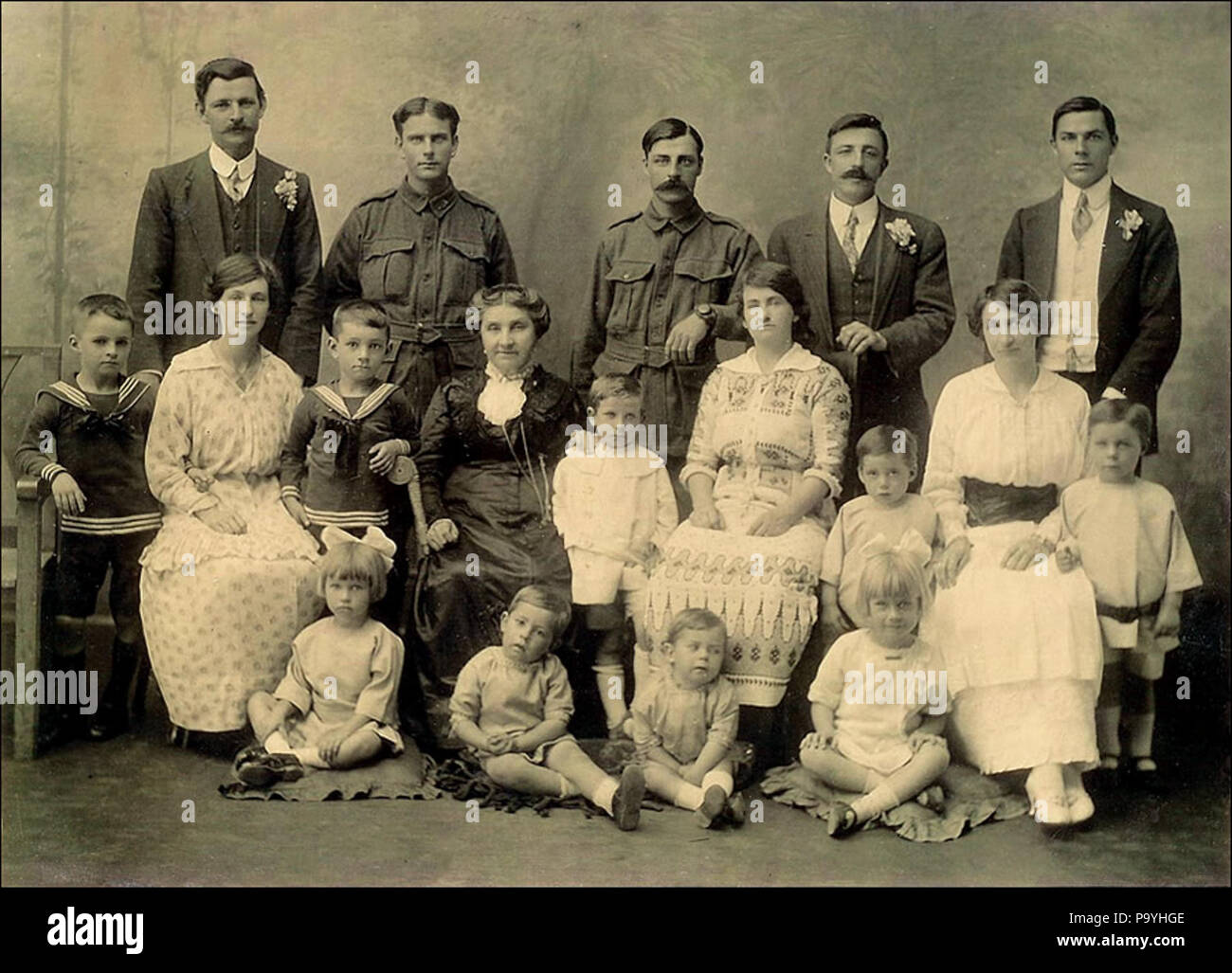 Family history tracing hi-res stock photography and images - Alamy