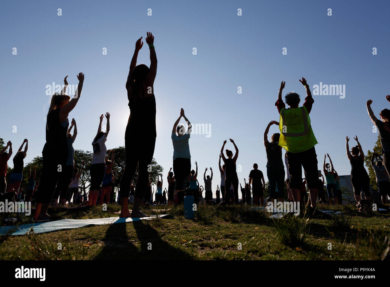 Outdoor group hi-res stock photography and images - Alamy