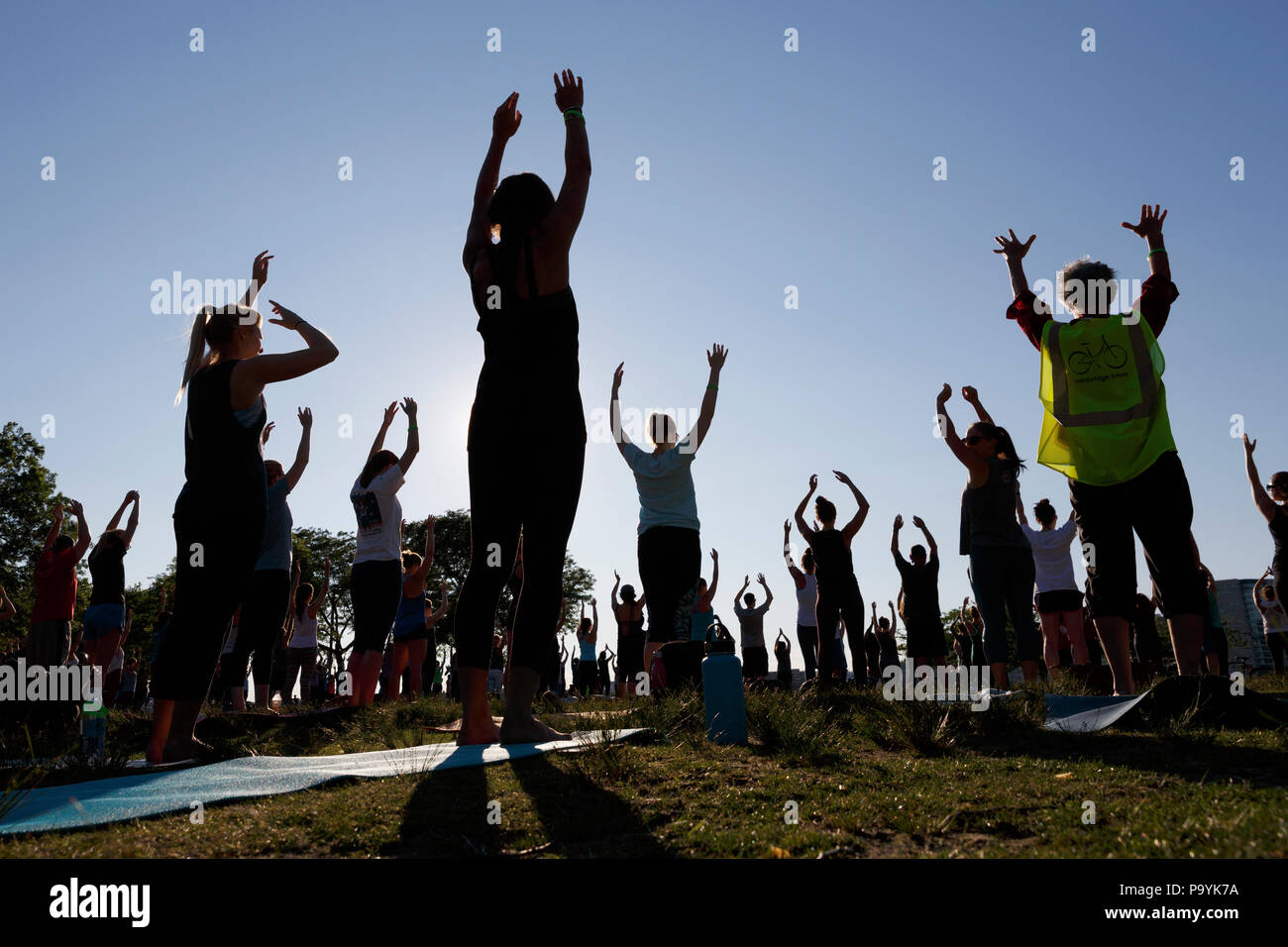 Outdoor group hi-res stock photography and images - Alamy